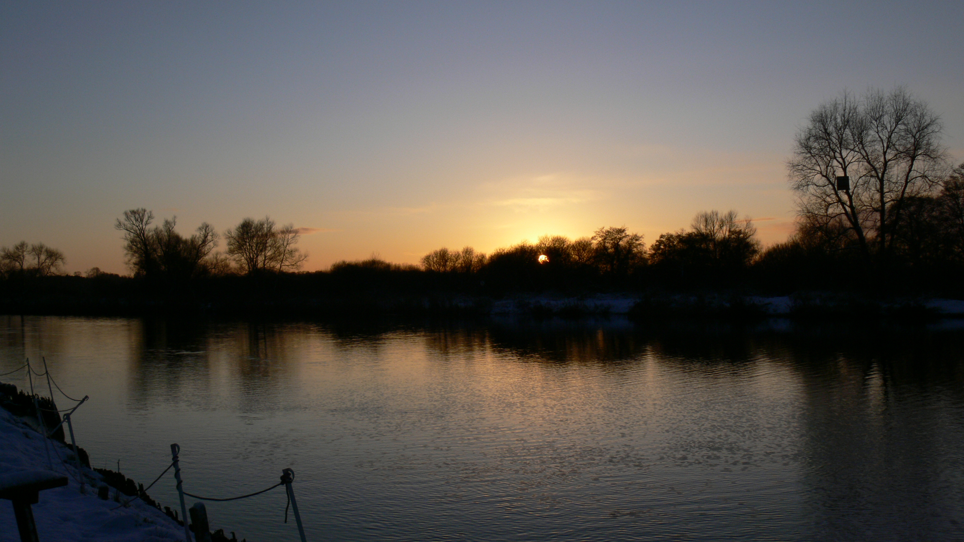 Sunset on the river – Surlingham Ferry House